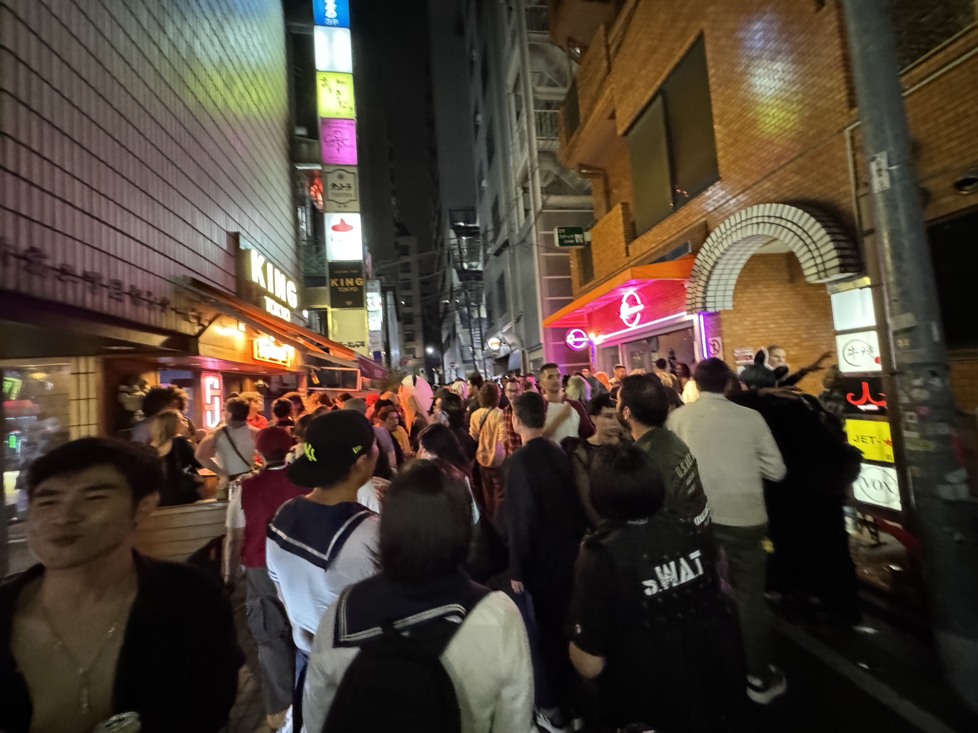 Lesbian Night Tours | Japan Gay Guide